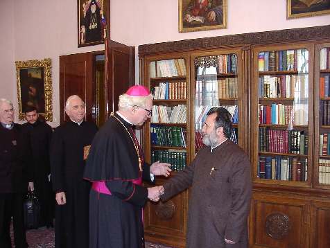 Bischof Dr. Josef Homeyer in Moskau und Etschmiazin